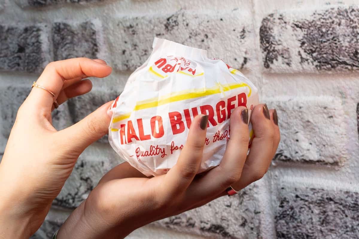 Review: Halo Burger, a vegan burger that tastes "exactly like the real ...