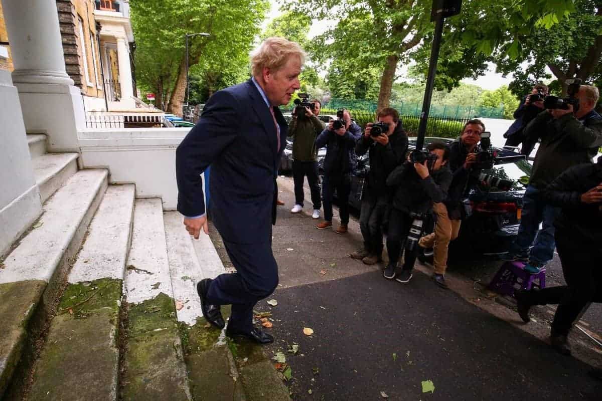 Police called to Boris Johnson's flat after neighbours hear shouting ...