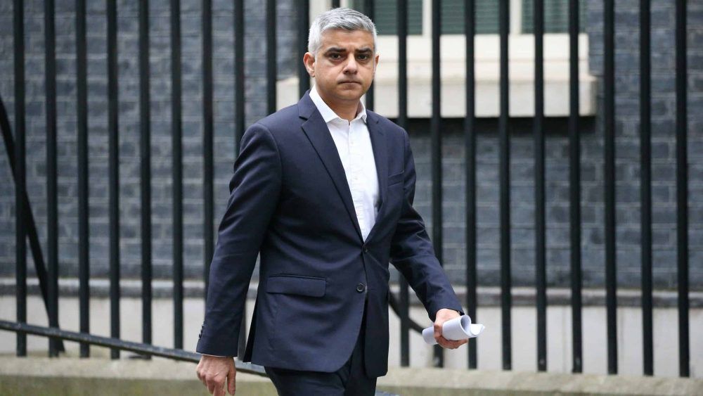 Sadiq Khan becomes first senior Labour MP to criticise Brexit