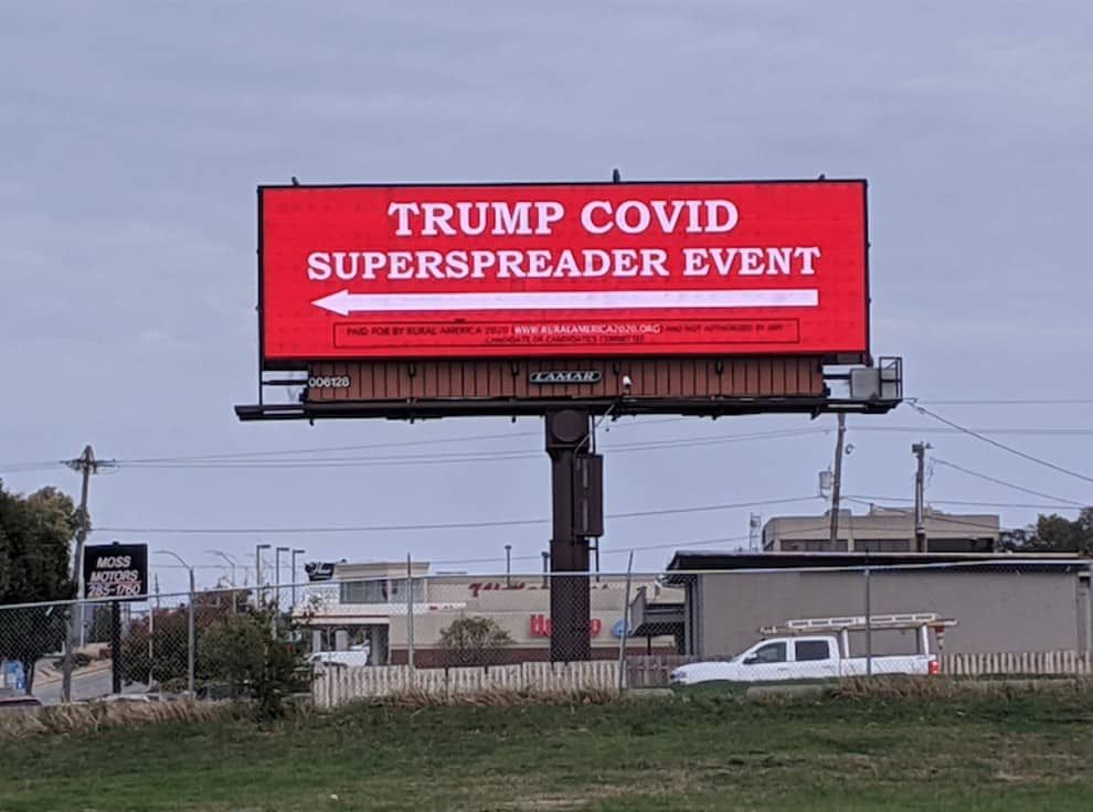 Locals install useful sign ahead of Trump rally