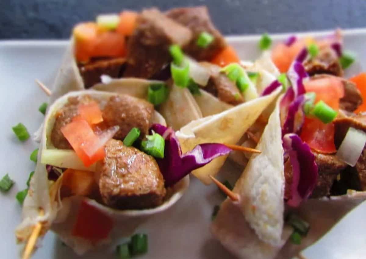 How To Make: Mini Asian Beef Wraps that are perfect appetizers