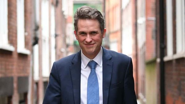 Gavin Williamson should be 'grovelling to parents for forgiveness ...