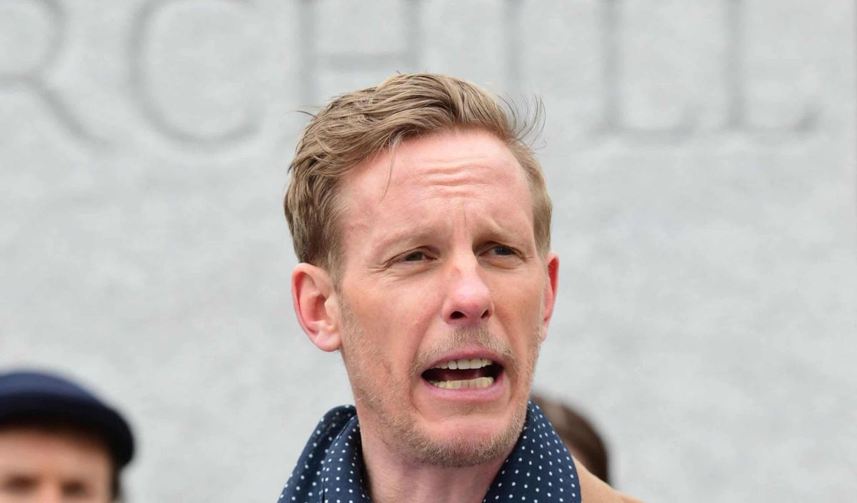 Laurence Fox apologises to Ava Evans for 'demeaning' her
