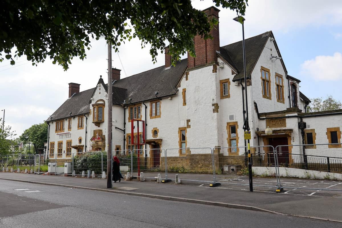 Plans to turn pub into Mosque