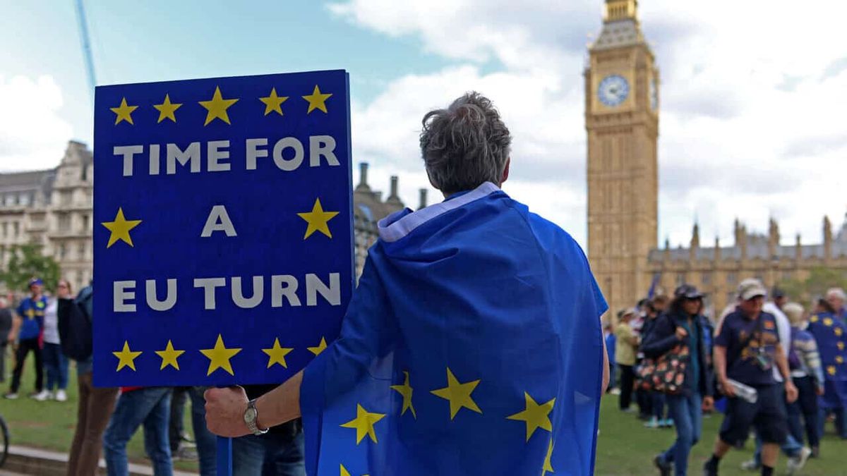New poll shows majority of voters want another vote on Brexit 'within ...