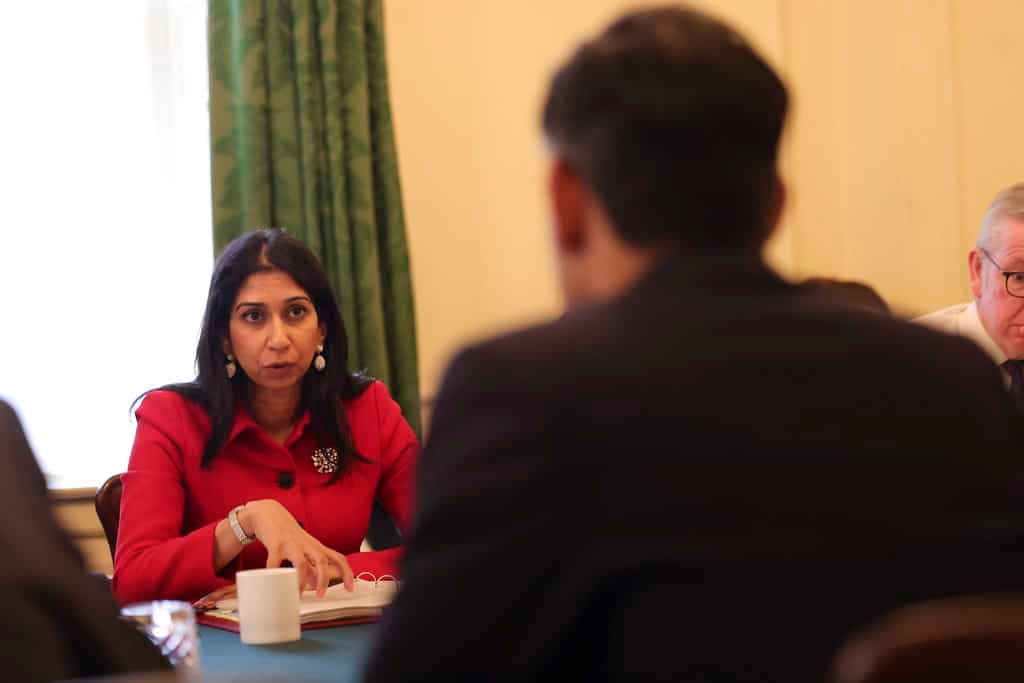 'She is unhinged': Braverman annihilated in HoC - as just TWO Tory MPs ...