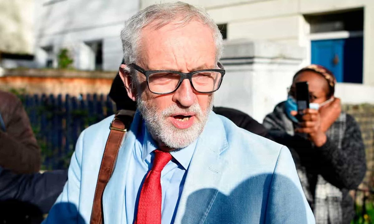 Hundreds of thousands sign up to Jeremy Corbyn party