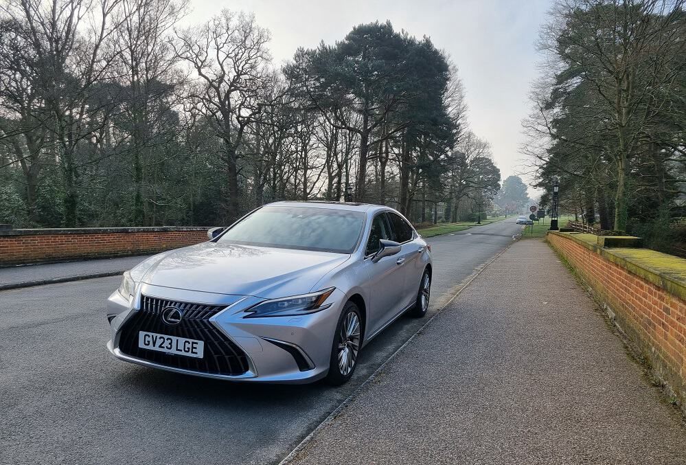 Lexus ES review: loving life in the slow lane
