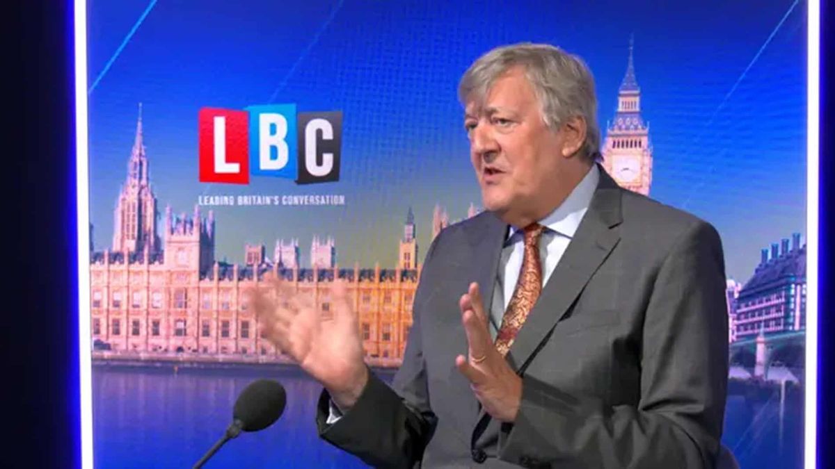 Stephen Fry says Keir Starmer's first 100 days have been 'a mess'