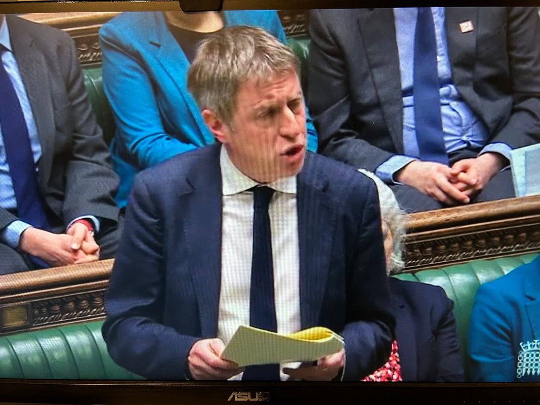 MPs back EU-UK Youth Mobility Scheme