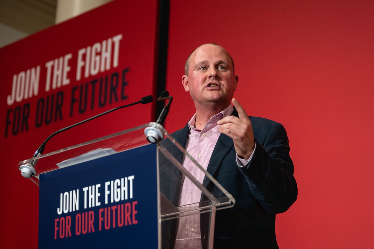 TUC leader urges Labour to tax the rich and banks to fight Reform