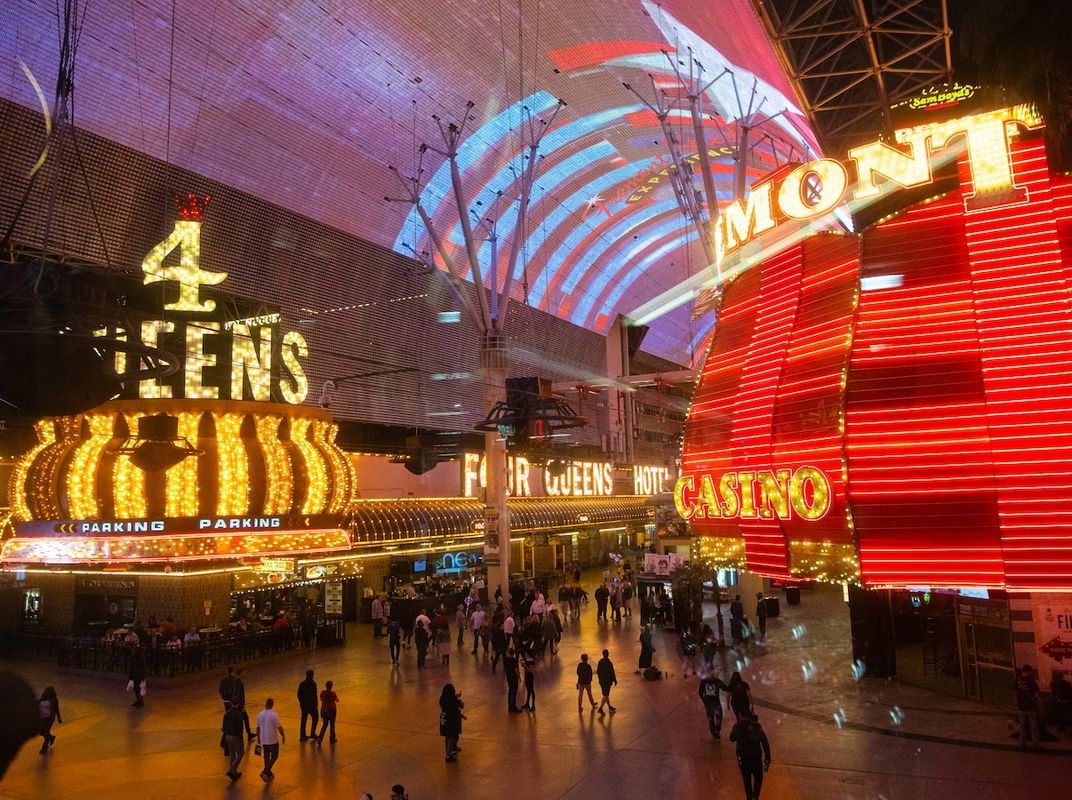 How Online Casinos Replicate the Comfort of Land-Based Gaming