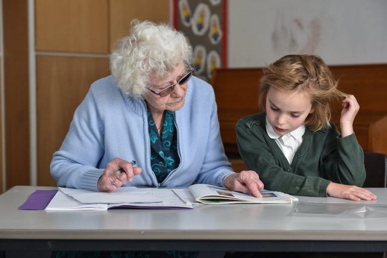 Watch - Britain's oldest teacher who has been in the classroom for 70 ...