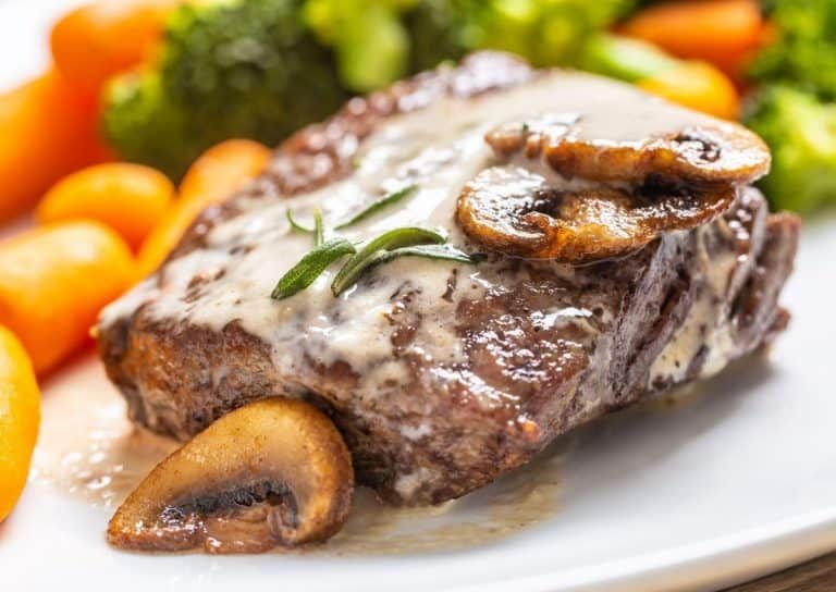 Perfect Lemon Garlic Steak with Mushroom Sauce: Packed with flavour