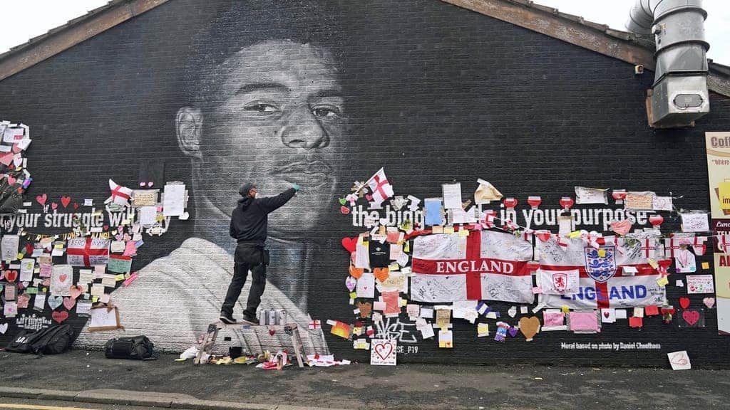 Rashford's defaced mural covered in messages of support