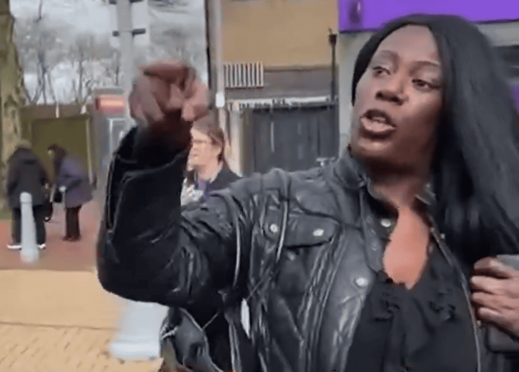 Lee Anderson heckled, called a 'w****r' during constituency tour